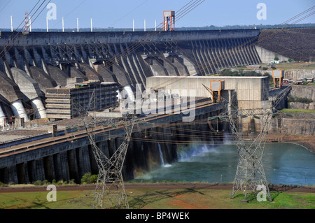 Itaipu hydroelectric dam Stock Photo - Alamy