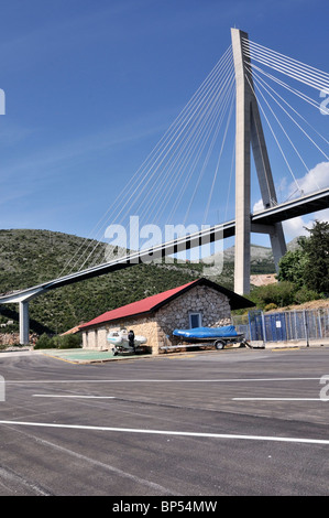 The elegant Franjo Tudman Bridge asymmetric single pylon stay cable ...