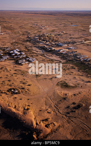 South Australia. Cooper Basin. Aerial view of oil rig Stock Photo - Alamy