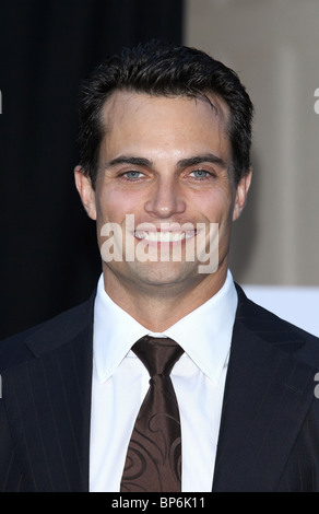 HOLLYWOOD - AUGUST 16: Actor Scott Elrod arrives at the Los Angeles ...