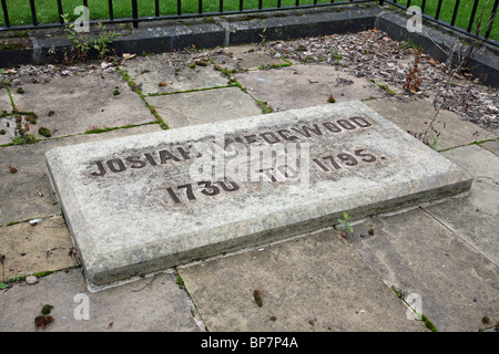 Graveyard of Stoke Minster, the Church of St Peter ad Vincula, Stoke-on ...