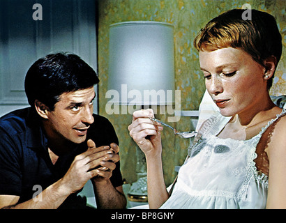 MIA FARROW in ROSEMARY'S BABY (1968), directed by ROMAN POLANSKI. Credit: PARAMOUNT PICTURES ...