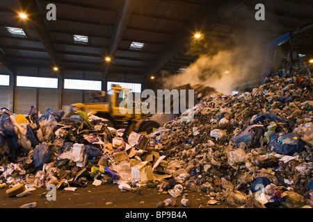 sorting at the waste disposal centre in Lahe Hanover, Lower Saxony ...