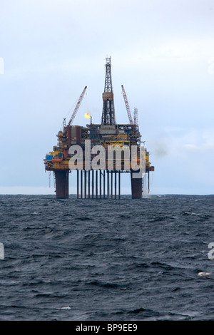 dunlin A oil rig Stock Photo - Alamy