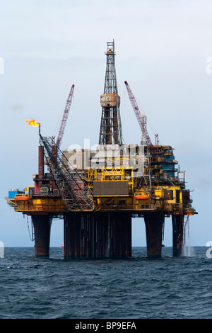 dunlin A oil rig Stock Photo - Alamy