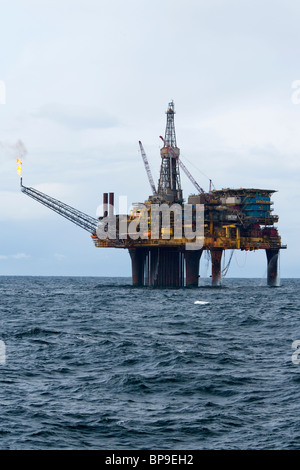 dunlin A oil rig Stock Photo - Alamy