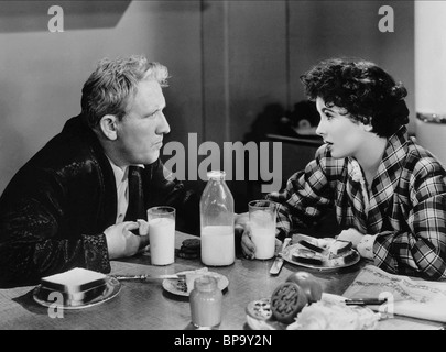 SPENCER TRACY, ELIZABETH TAYLOR, FATHER OF THE BRIDE, 1950 Stock Photo ...