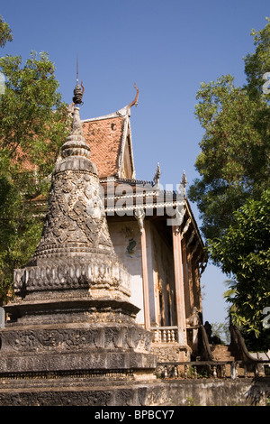 Stupa at Wat Han Chey, Kampong Cham, Cambodia, Indochina, Southeast ...
