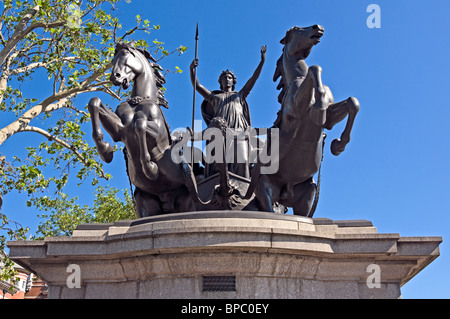 Bodicea statue near Westminster Pier, London Stock Photo - Alamy