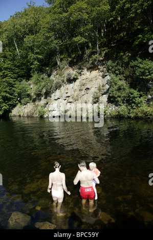 People swimming at Spitchwick, Dartmoor, Devon Stock Photo - Alamy