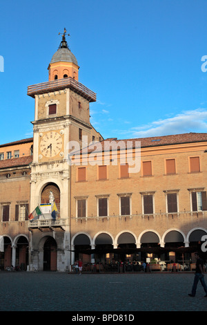 Modena, Emilia Romagna, Italy. Piazza Grande and Duomo Cathedral at ...