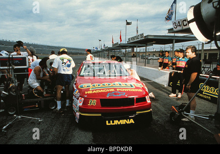 DAYS OF THUNDER 1990 Paramount film with Tom Cruise and Nicole Kidman ...