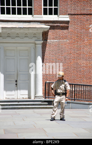 Philadelphia USA Independence hall security guard gates gate black ...