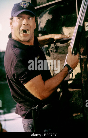 BRUCE WILLIS in STRIKING DISTANCE (1993), directed by ROWDY HERRINGTON ...