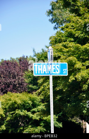 Thames Street sign, Newport, Rhode Island, USA Stock Photo - Alamy