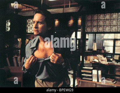 DISCLOSURE 1994 Warner film with Michael Douglas and Demi Moore Stock ...