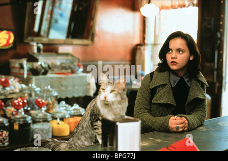THAT DARN CAT (1997) CHRISTINA RICCI, DOUG E. DOUG THTD 021 Stock Photo ...