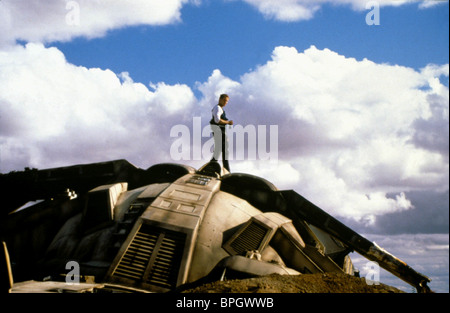 Pitch Black (2000) directed by David Twohy and starring Radha Mitchell ...