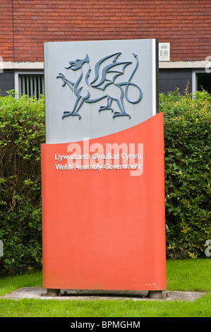 bilingual welsh and english language sign for a private road, Wales UK ...