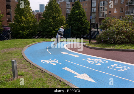 Cycle Superhighway CS3 in London Stock Photo - Alamy
