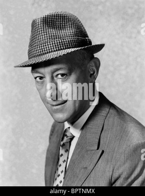 Alec Guinness Actor 01 May 1946 **WARNING** This Photograph is for ...