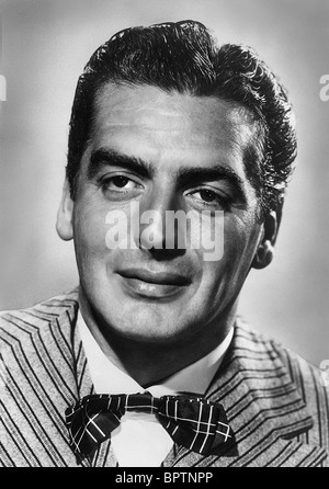 Victor Mature Actor 01 May 1958 **WARNING** This Photograph is for ...