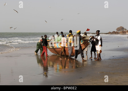 Fishing boat, pirogue, on the beach in Kribi, Cameroon, Central Stock ...
