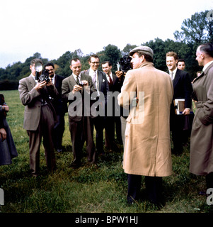 KENNETH MORE ACTOR (1964 Stock Photo - Alamy