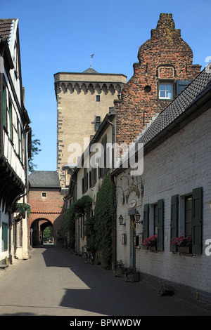 Mittelalter, Feste Zons, Zollturm und Rheintor in Dormagen-Zons ...