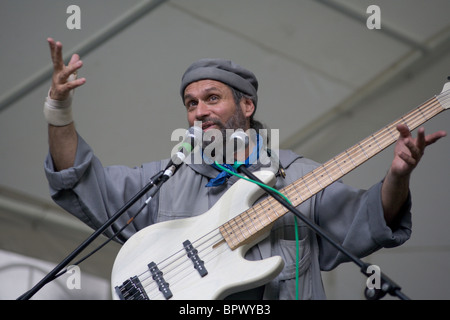 Jazz musician and Franciscan priest Fr Stan Fortuna plays at Spirit in ...