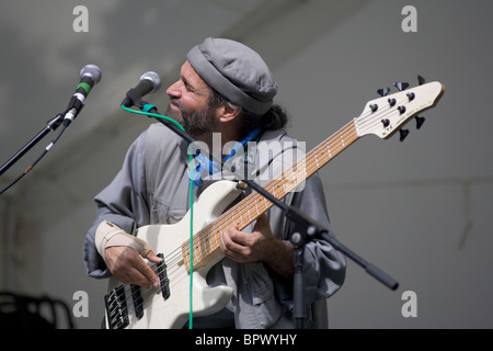 Jazz musician and Franciscan priest Fr Stan Fortuna plays at Spirit in ...