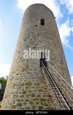 Ruins of the castle at Chalus near Limoges in France where Richard the ...