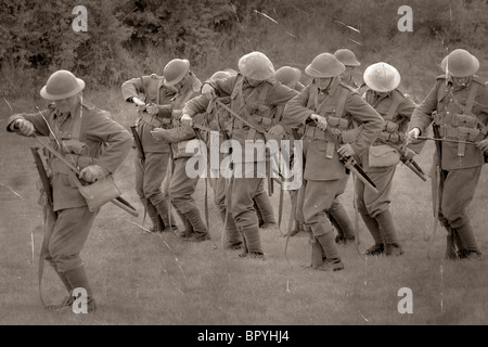 WW1 British Infantry soldiers at a training camp in 1917 Stock Photo ...