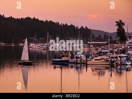 Gig Harbor marina at sunset with Mount Rainier in the background Stock ...