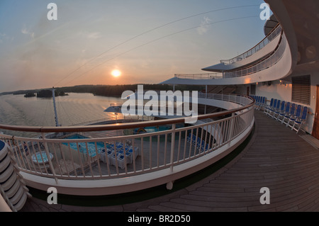 A fisheye photograph of the aft/stern of the P&O cruise ship 'Aurora ...