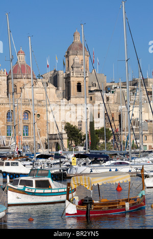 Vittoriosa Malta ancient fortified city Valletta boats sea Stock Photo ...