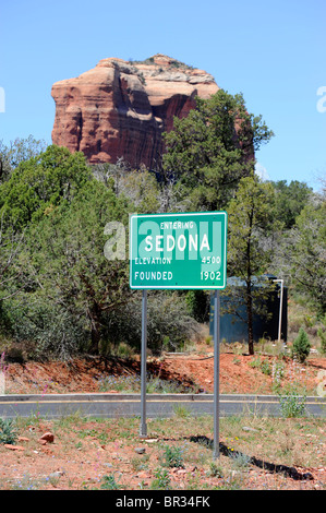 Entering Sedona sign. Sedona, Arizona, USA Stock Photo - Alamy
