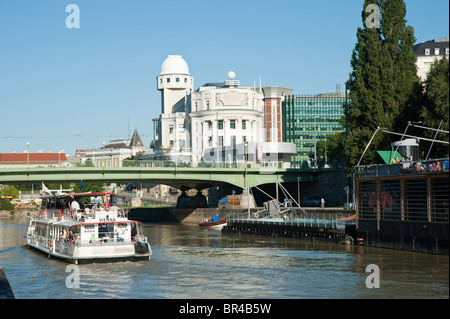 Badeschiff am Donaukanal, Wien, Österreich | swimming pool ship on ...