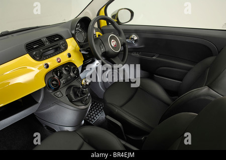 Dashboard of a Fiat 500 car Stock Photo - Alamy