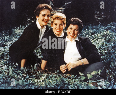 ANDREWS SISTERS - US vocal trio with from left: Maxine, LaVerne and ...