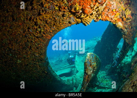 divers, Wreck of the RMS Rhone, iron-hulled steam sailing vessel Stock ...