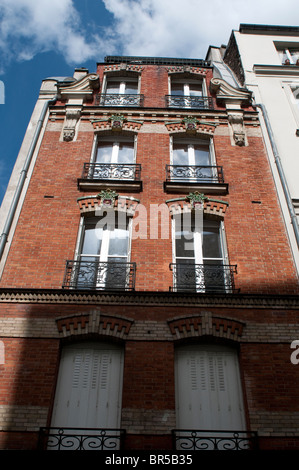 Paris, typical building Art deco in the 14th arrondissement, beautiful ...