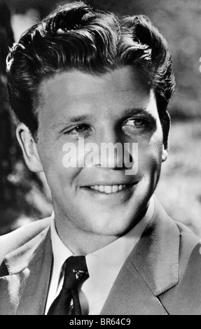 Dan Dailey Actor 01 May 1944 **WARNING** This Photograph is for ...