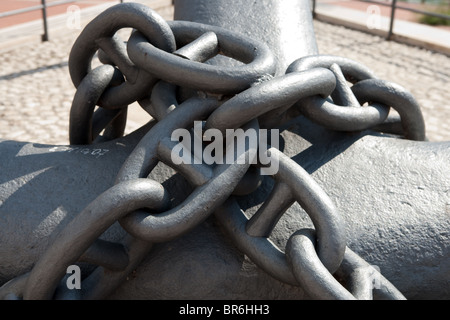 chains chain rings marine anchor boat ship vessel Stock Photo - Alamy