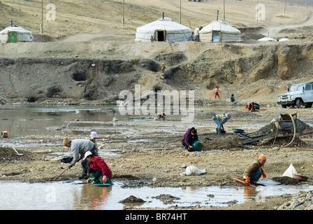 Artisan gold mining Mongolia Stock Photo - Alamy