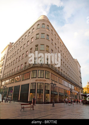 Elizabeth Square - Erzsebet Ter - Budapest, Hungary Stock Photo - Alamy