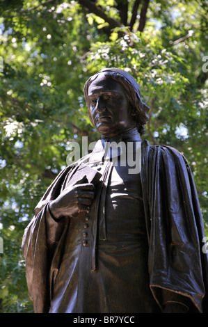 Abraham Pierson statue Old Campus Yale University Stock Photo - Alamy
