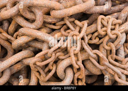 close up of a rusted chain link fence Stock Photo - Alamy