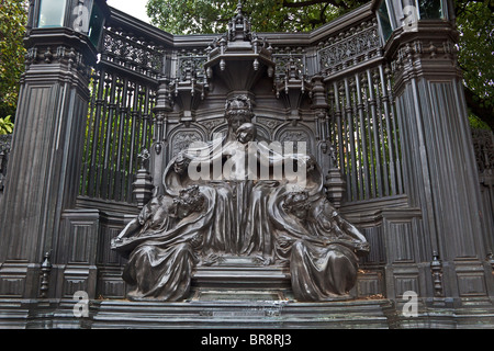 Queen Alexandra Memorial Stock Photo - Alamy