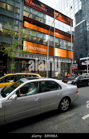 Lehman Brothers financial institution on the verge of collapse ...